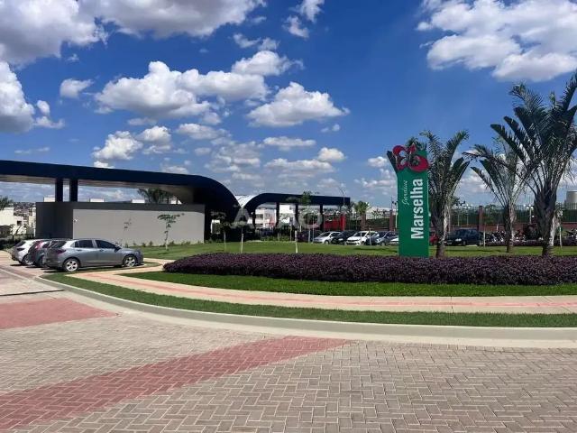 Casa / Sobrado em Condomínio para Venda em Aparecida de Goiânia/GO Jardins Marselha 3 Quartos