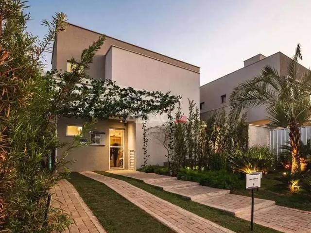 Casa / Sobrado em Condomínio para Venda em Aparecida de Goiânia/GO Papillon Park 3 Quartos
