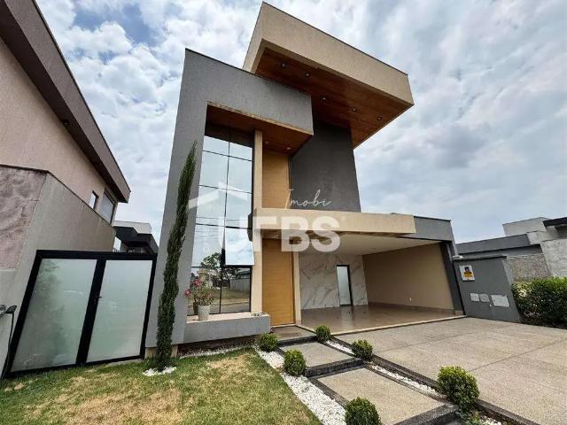 Casa / Sobrado em Condomínio para Venda em Aparecida de Goiânia/GO Parqville Pinheiros 4 Quartos
