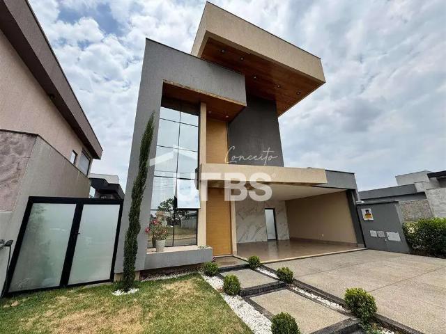 Casa / Sobrado em Condomínio para Venda em Aparecida de Goiânia/GO Parqville Pinheiros 4 Quartos
