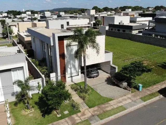 Casa / Sobrado em Condomínio para Venda em Aparecida de Goiânia/GO Parqville Pinheiros 3 Quartos