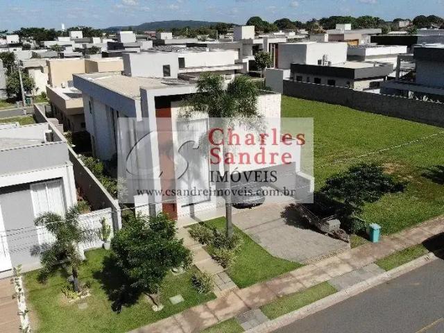 Casa / Sobrado em Condomínio para Venda em Aparecida de Goiânia/GO Parqville Pinheiros 3 Quartos