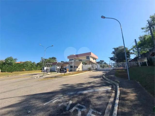 Casa / Sobrado em Condomínio para Venda em Araçoiaba da Serra/SP Barreirinho 3 Quartos