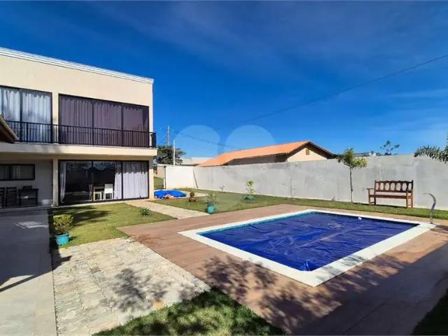 Casa / Sobrado em Condomínio para Venda em Araçoiaba da Serra/SP Centro 4 Quartos