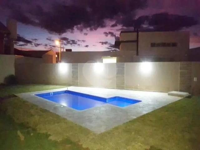 Casa / Sobrado em Condomínio para Venda em Araçoiaba da Serra/SP Centro 4 Quartos