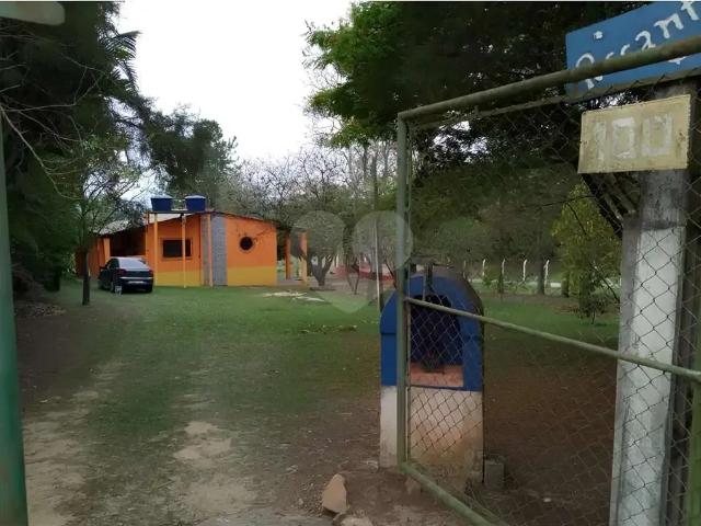 Casa / Sobrado em Condomínio para Venda em Araçoiaba da Serra/SP Centro 7 Quartos