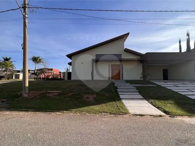 Casa / Sobrado em Condomínio para Venda em Araçoiaba da Serra/SP Centro 3 Quartos