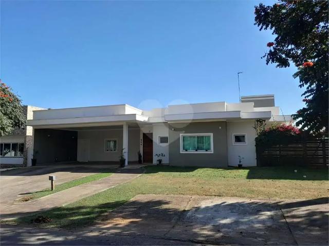 Casa / Sobrado em Condomínio para Venda em Araçoiaba da Serra/SP Centro 3 Quartos