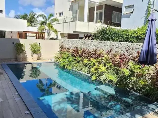 Casa / Sobrado em Condomínio para Venda em Aracaju/SE Aruana 4 Quartos
