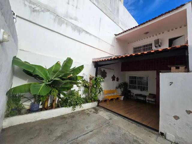 Casa / Sobrado em Condomínio para Venda em Aracaju/SE Atalaia 2 Quartos