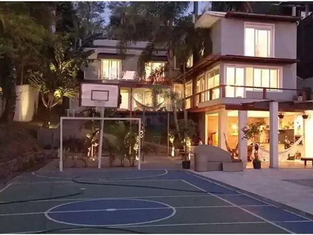 Casa / Sobrado em Condomínio para Venda em Arujá/SP Arujázinho I, II e III 3 Quartos