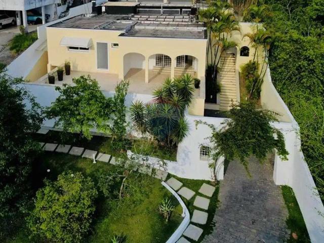 Casa / Sobrado em Condomínio para Venda em Arujá/SP Arujázinho I, II e III 4 Quartos