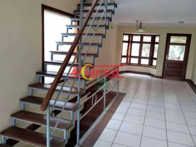 Casa / Sobrado em Condomínio para Venda em Arujá/SP Arujázinho I, II e III 4 Quartos