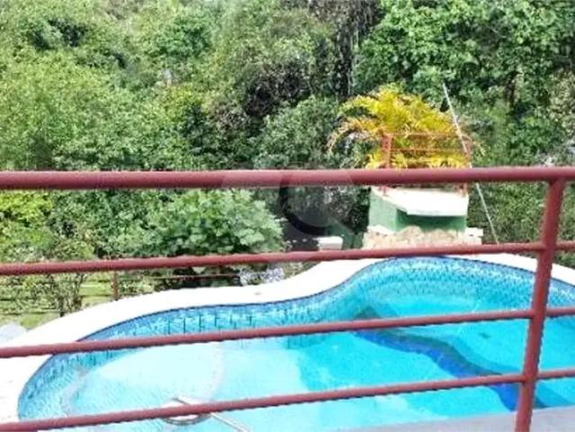Casa / Sobrado em Condomínio para Venda em Arujá/SP Arujázinho I, II e III 4 Quartos
