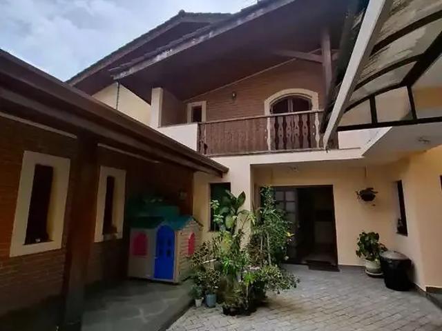 Casa / Sobrado em Condomínio para Venda em Arujá/SP Arujázinho I, II e III 5 Quartos