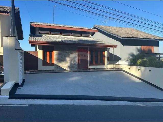 Casa / Sobrado em Condomínio para Venda em Arujá/SP Arujázinho IV 4 Quartos