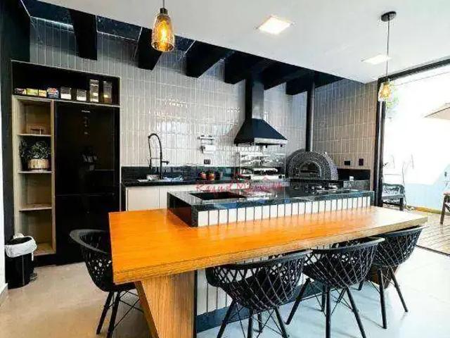 Casa / Sobrado em Condomínio para Venda em Arujá/SP Arujá 5 4 Quartos
