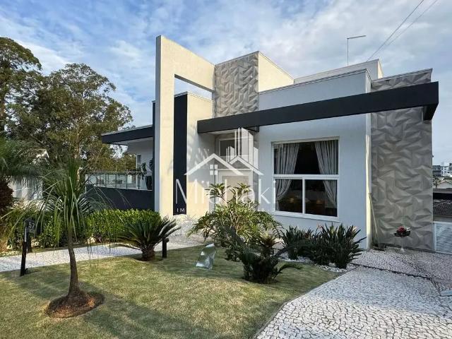 Casa / Sobrado em Condomínio para Venda em Arujá/SP Arujá 5 4 Quartos
