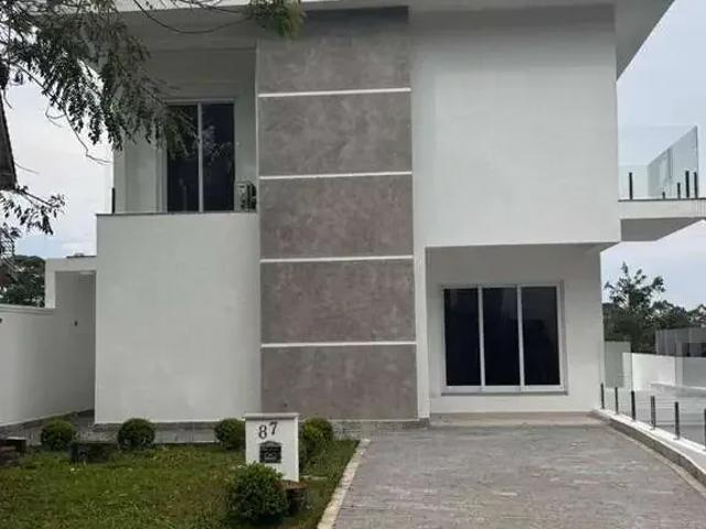 Casa / Sobrado em Condomínio para Venda em Arujá/SP Arujá 5 4 Quartos