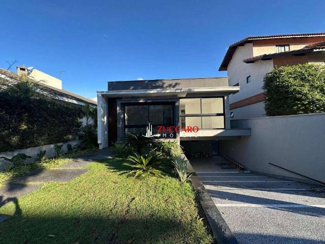 Casa / Sobrado em Condomínio para Venda em Arujá/SP Arujá 5 3 Quartos