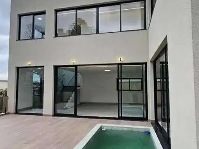 Casa / Sobrado em Condomínio para Venda em Arujá/SP Arujá 5 3 Quartos