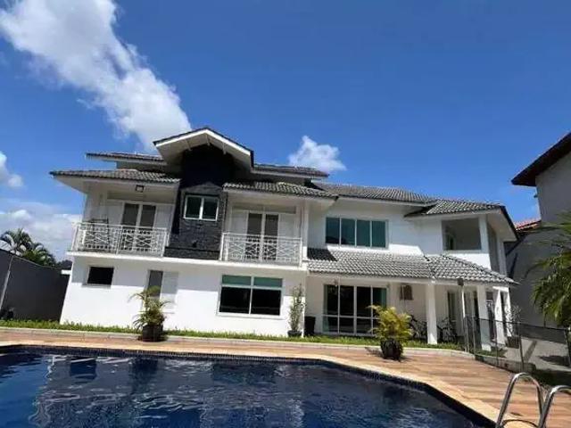 Casa / Sobrado em Condomínio para Venda em Arujá/SP Arujá 5 3 Quartos