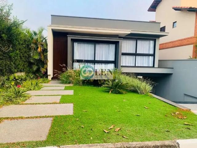 Casa / Sobrado em Condomínio para Venda em Arujá/SP Arujá 5 3 Quartos