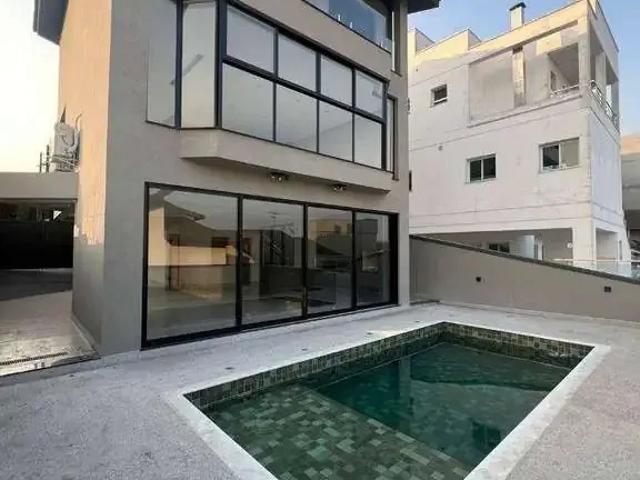 Casa / Sobrado em Condomínio para Venda em Arujá/SP Arujá 5 3 Quartos