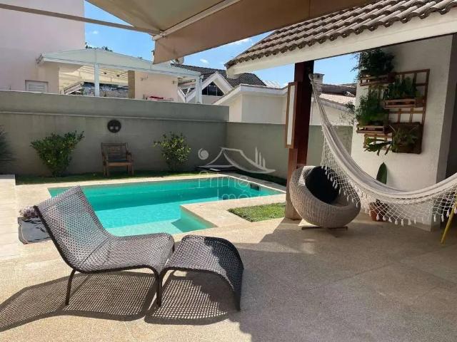 Casa / Sobrado em Condomínio para Venda em Arujá/SP Arujá 5 3 Quartos
