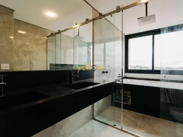 Casa / Sobrado em Condomínio para Venda em Arujá/SP Arujá 5 3 Quartos