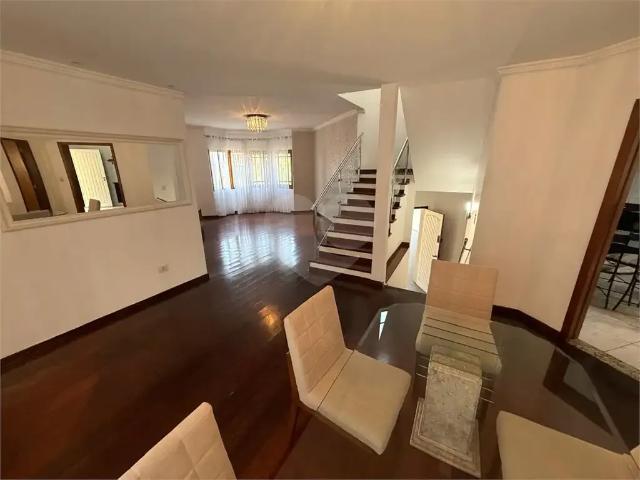 Casa / Sobrado em Condomínio para Venda em Arujá/SP Jardim das Cerejeiras 4 Quartos