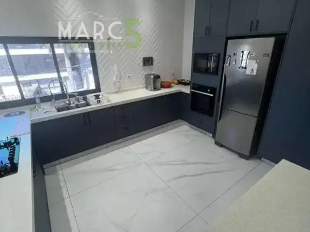 Casa / Sobrado em Condomínio para Venda em Arujá/SP Residencial Real Park 3 Quartos