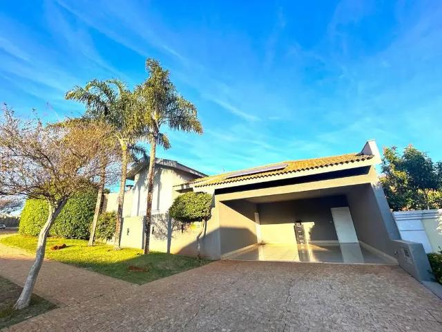 Casa / Sobrado em Condomínio para Venda em Assis/SP Centro 4 Quartos