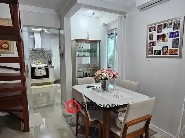 Casa / Sobrado em Condomínio para Venda em Balneário Camboriú/SC Barra 2 Quartos
