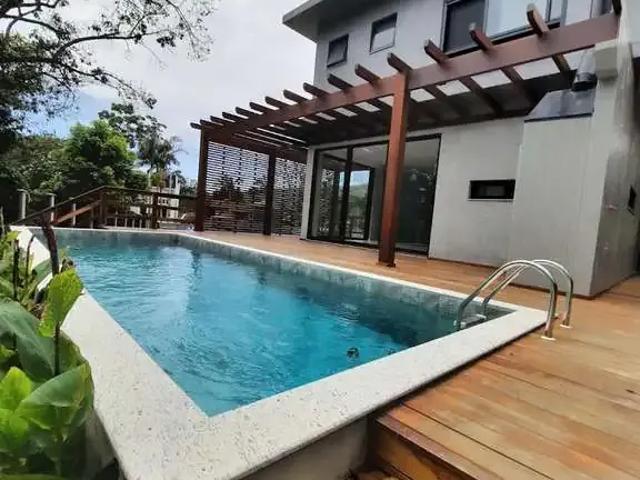 Casa / Sobrado em Condomínio para Venda em Balneário Camboriú/SC Praia das Taquaras 3 Quartos