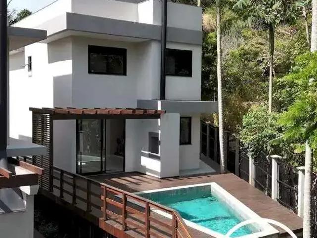 Casa / Sobrado em Condomínio para Venda em Balneário Camboriú/SC Praia das Taquaras 3 Quartos