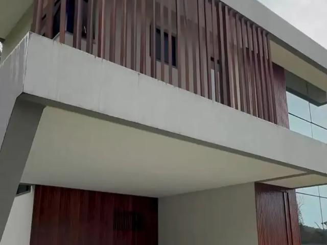 Casa / Sobrado em Condomínio para Venda em Balneário Camboriú/SC Praia das Taquaras 3 Quartos
