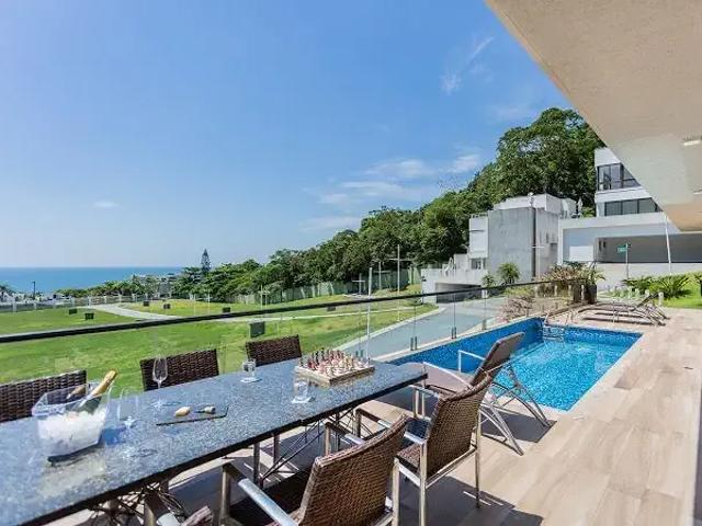 Casa / Sobrado em Condomínio para Venda em Balneário Camboriú/SC Praia do Estaleirinho 5 Quartos