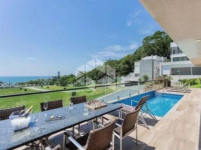 Casa / Sobrado em Condomínio para Venda em Balneário Camboriú/SC Praia do Estaleirinho 5 Quartos