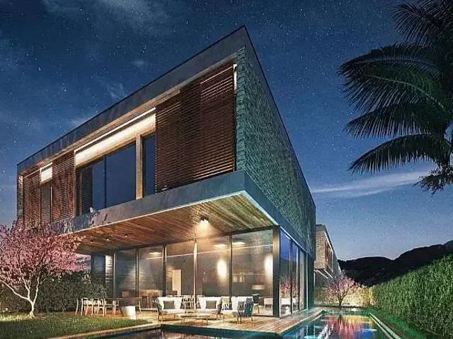 Casa / Sobrado em Condomínio para Venda em Balneário Camboriú/SC Praia do Estaleiro 4 Quartos