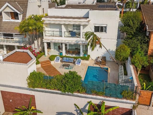 Casa / Sobrado em Condomínio para Venda em Barueri/SP Alphaville Residencial Dois 4 Quartos