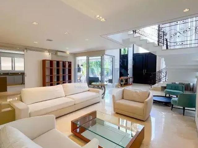 Casa / Sobrado em Condomínio para Venda em Barueri/SP Centro Comercial Jubran 4 Quartos