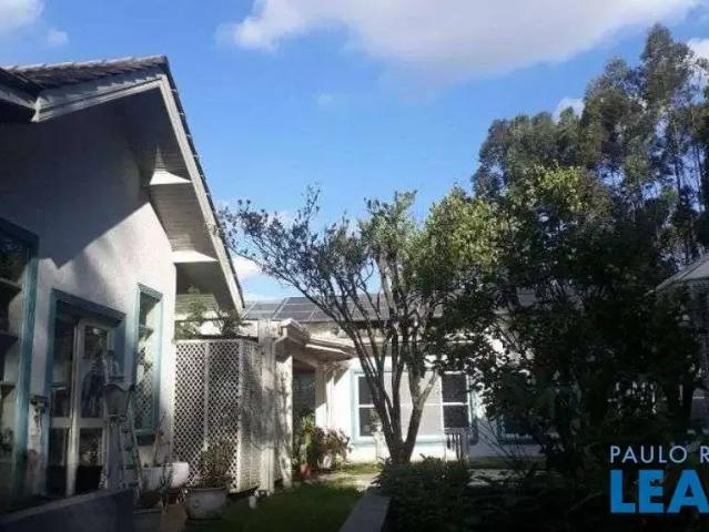 Casa / Sobrado em Condomínio para Venda em Barueri/SP Residencial Tamboré 4 Quartos