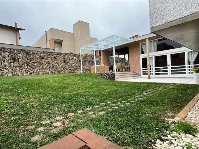 Casa / Sobrado em Condomínio para Venda em Barueri/SP Residencial Morada das Estrelas Aldeia da Serra 4 Quartos