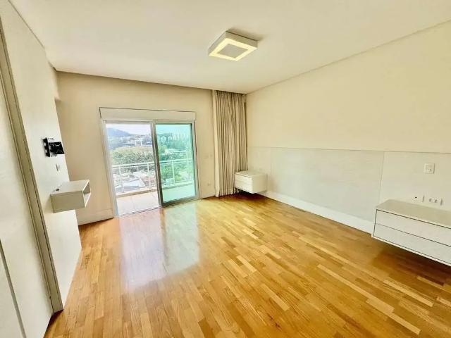 Casa / Sobrado em Condomínio para Venda em Barueri/SP Sítio Tamboré Alphaville 4 Quartos