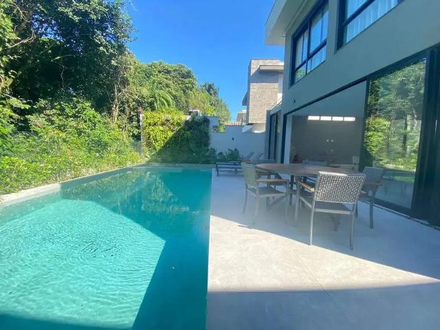Casa / Sobrado em Condomínio para Venda em Bertioga/SP Riviera 6 Quartos