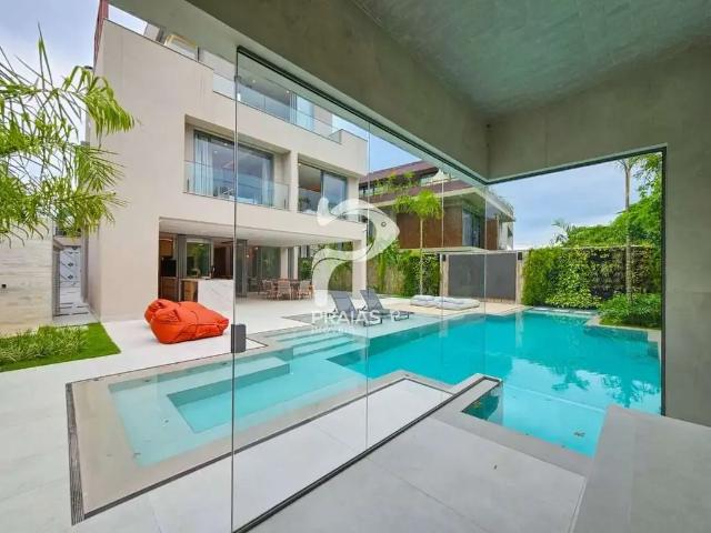 Casa / Sobrado em Condomínio para Venda em Bertioga/SP Riviera 6 Quartos