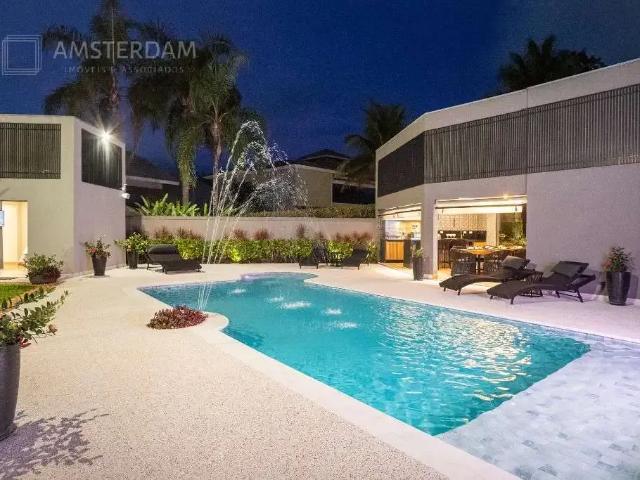 Casa / Sobrado em Condomínio para Venda em Bertioga/SP Riviera 6 Quartos