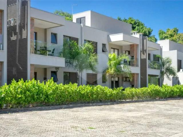 Casa / Sobrado em Condomínio para Venda em Bertioga/SP Riviera 2 Quartos
