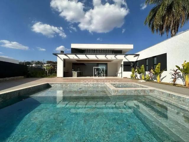Casa / Sobrado em Condomínio para Venda em Betim/MG Gran Royale 4 Quartos